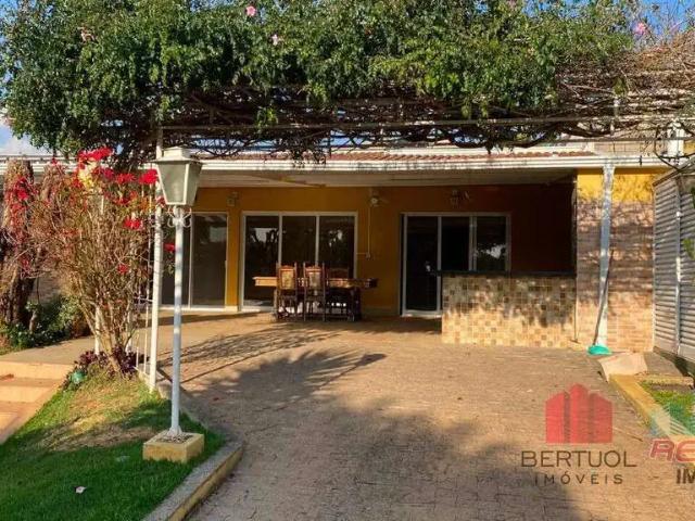 Casa / Sobrado para Locação em Vinhedo/SP Recanto dos Canjaranas 3 Quartos