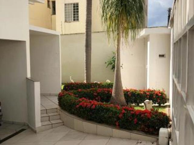 Casa sobrado para locação no bairro Morada da Colina