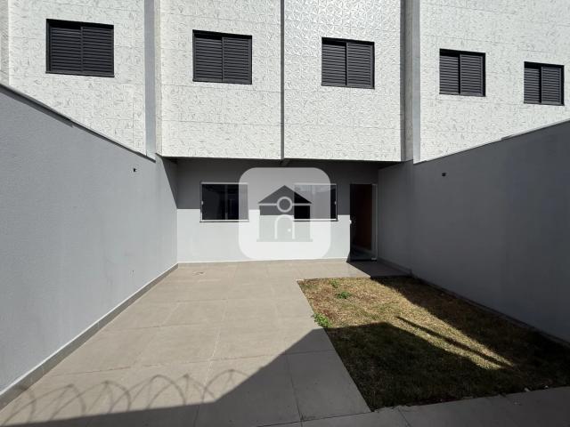 Casa sobrado para locação no bairro Novo Mundo