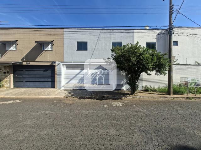 Casa sobrado para locação no bairro Jardim Karaíba