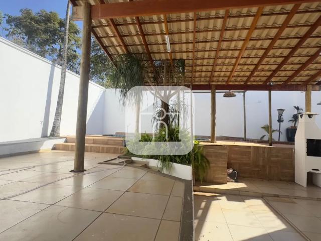 Casa sobrado para locação no bairro Jardim Karaiba