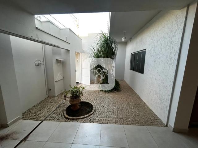Casa sobrado para locação no bairro Santa Rosa