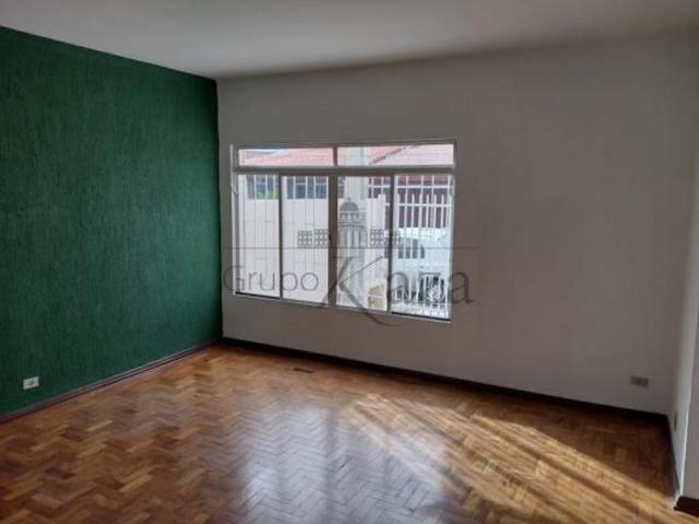 Casa Sobrado Parque Brasil Jacareí 3 Dormitórios 125m². Residencial/ Comercial