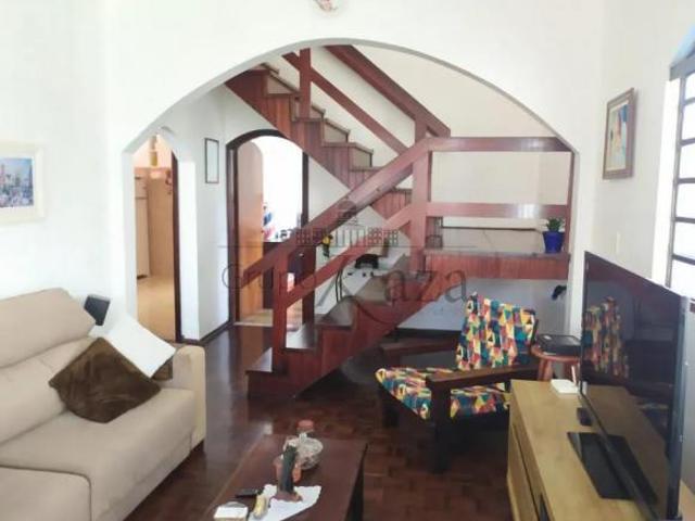Casa Sobrado Parque Industrial 283m² 5 Dormitórios + Edícula assobradada