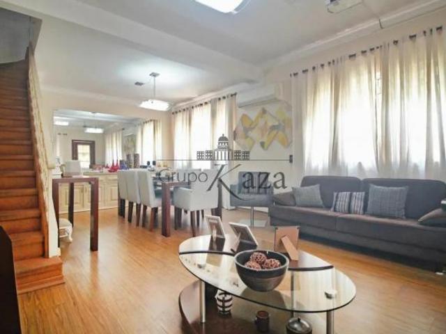 Casa Sobrado Pinheiros 2 Dormitórios 240m²