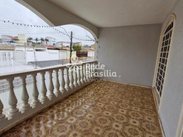 Casa sobrado regularizada à venda na QNF 22 6 Quartos, sendo 2 Suítes, Taguatinga DF
