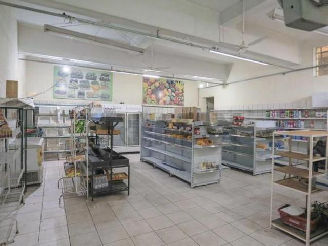 Casa / Sobrado residencial, com Ponto Comercial, à Venda no Trujillo – Sorocaba/SP