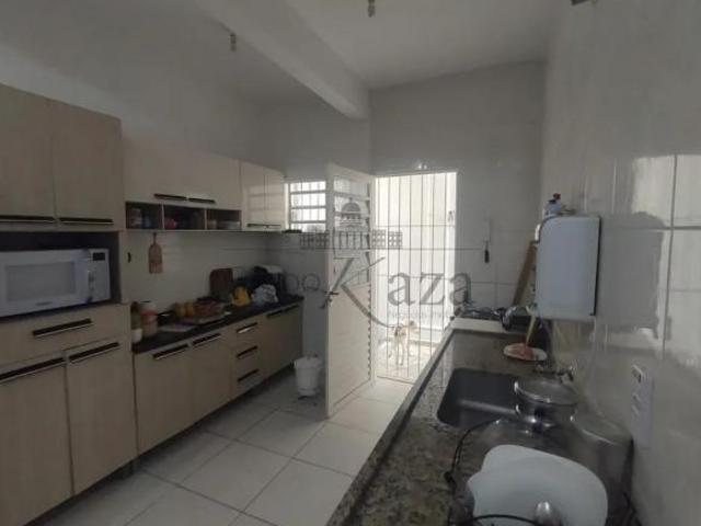 Casa Sobrado Residencial Comercial Jardim Satélite 2 Dormitórios 197m²