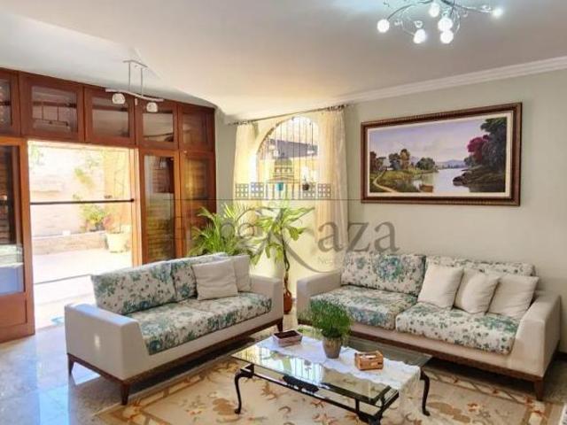 Casa Sobrado Residencial/Comercial Jardim Esplanada 4 Dormitórios 317m² Aceita Permuta