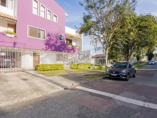 Casa Sobrado Triplex, bairro Água Verde, Curitiba/PR
