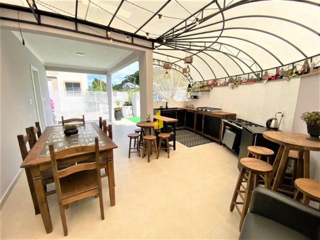 Casa Sobrado Ã VENDA em TimbÃ³