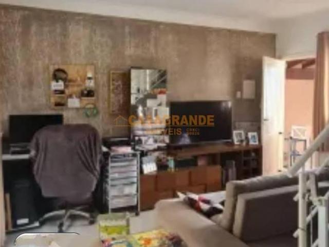 Casa Sobrado Venda ou Locação 03 quartos no Jardim da Granja, SJC