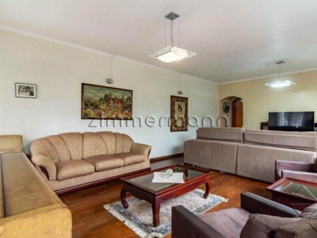 CASA SOBRADO VILA GUMERCINDO 3 DORMITÓRIOS 6 VAGAS