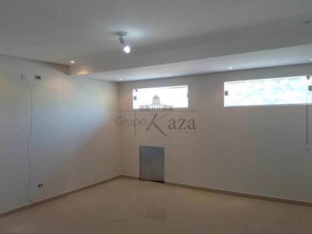 Casa Sobrado Vila Industrial 4 Dormitórios 290m²