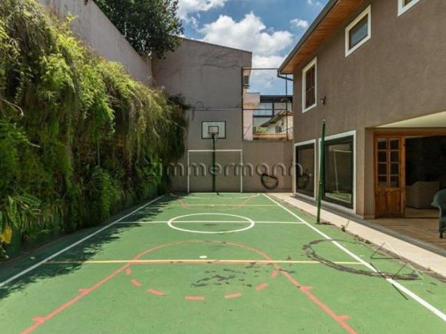 CASA SOBRADO VILA MADALENA 5 VAGAS