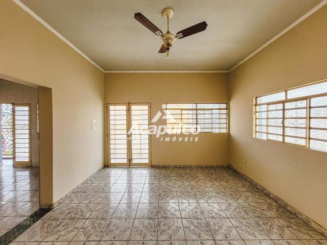 Casa sobreloja para alugar com 02 quartos no Centro em Americana/SP