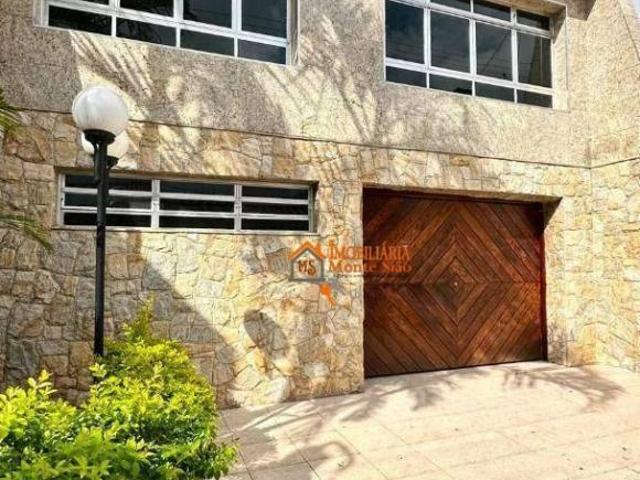 Casa Sobreposta com Piscina em Localização Privilegiada | 390 m² de Terreno