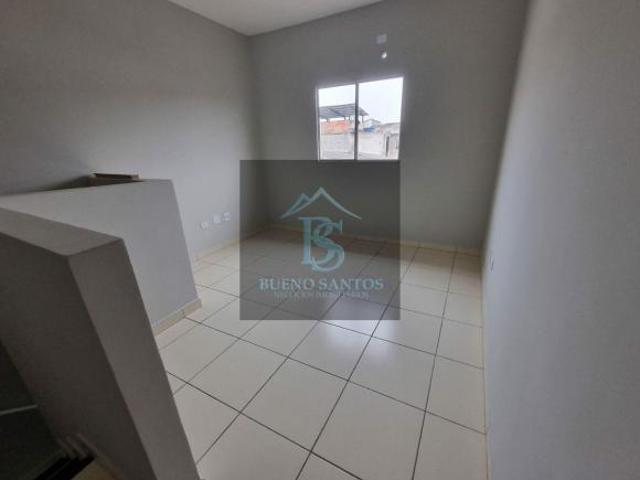 Casa sobreposta com 2 dormitórios no Sítio do Campo