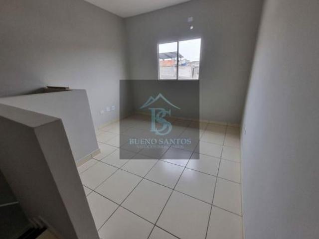 Casa sobreposta com 2 dormitórios no Sítio do Campo