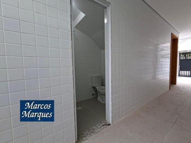 Casa Sobreposta alta com 3 dormitórios na Ponta da Praia em Santos