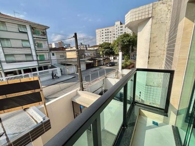 Casa sobreposta alta com 2 suítes e 2 varandas no Campo Grande