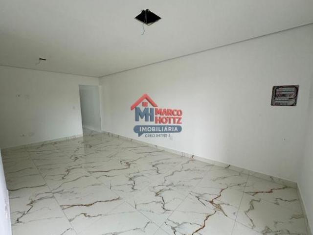 CASA SOBREPOSTA ALTA COM ENTRADA E GARAGEM PRIVATIVA