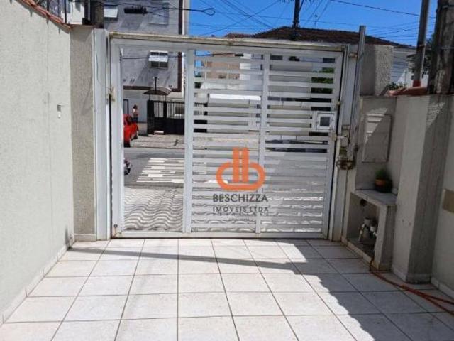 Casa sobreposta Alta com três quartos, Suíte e Churrasqueira Ótima localização