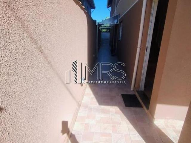 Casa Sobreposta Alta em Esmeralda, Praia Grande 1 Quarto, Vaga