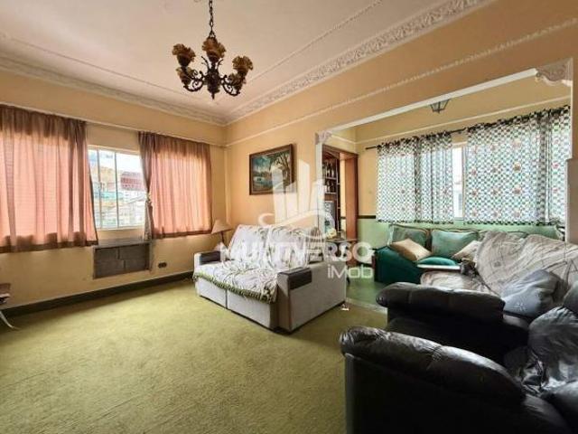 Casa Sobreposta alta, Embaré, 02 Dormitórios, quintal, churrasqueira, R$797.000,00