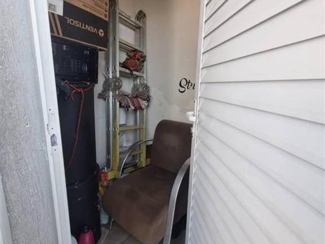 Casa Sobreposta Alta no Jardim Samambaia 2 Quartos e Garagem