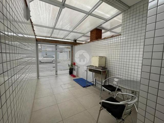 Casa sobreposta baixa à venda, 3 suítes, em Santos/SP