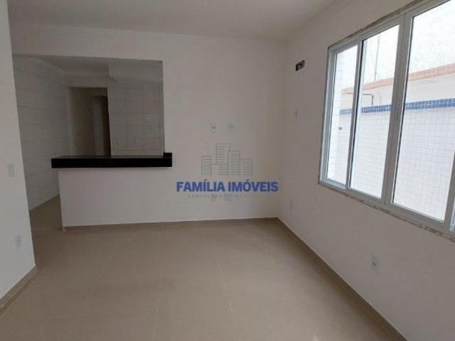 Casa sobreposta baixa à venda 3 suites quintal Aparecida Santos/SP