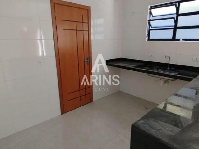 Casa Sobreposta Baixa a Venda com 100m², 3 Suítes, 2 vagas no Embaré em Santos