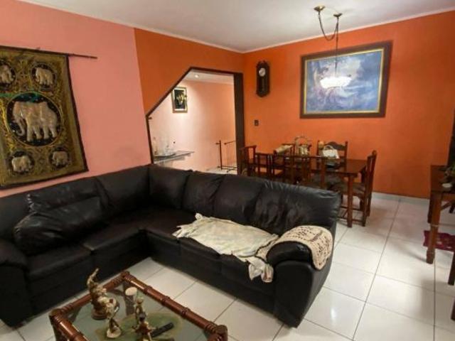 Casa sobreposta baixa à venda de 4 dormitórios/1 suíte na Ponta da Praia, Santos Avanti Imóveis
