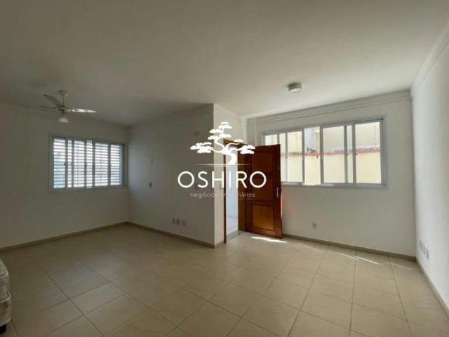 Casa sobreposta baixa à venda na Ponta da Praia – Conforto, Espaço e Localização Privilegiada