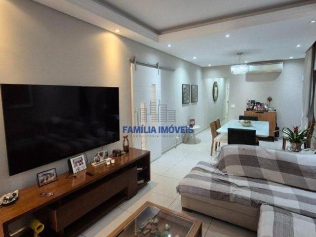 Casa sobreposta baixa à venda quintal 3 suítes Embaré Santos/SP