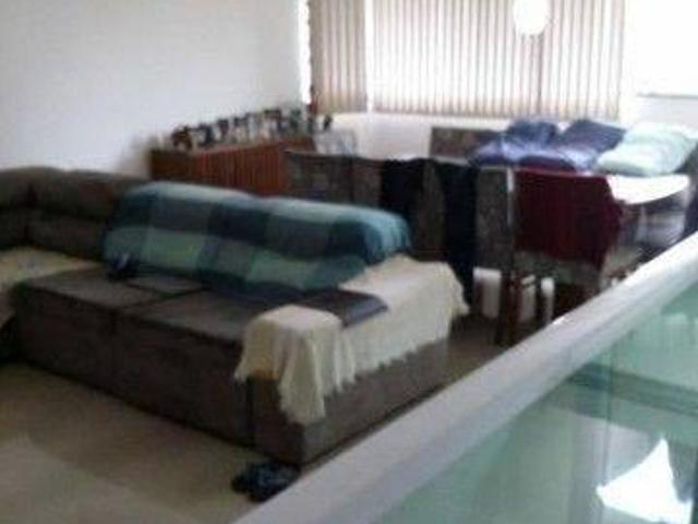 Casa sobreposta nova, com 3 dormitórios, 1 suíte, armários embutidos, cozinha planejada, 146 m², à v