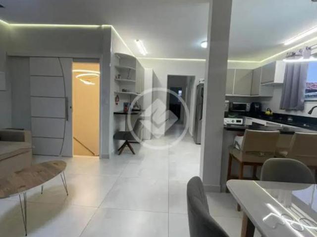 Casa sobreposta no campo Grande