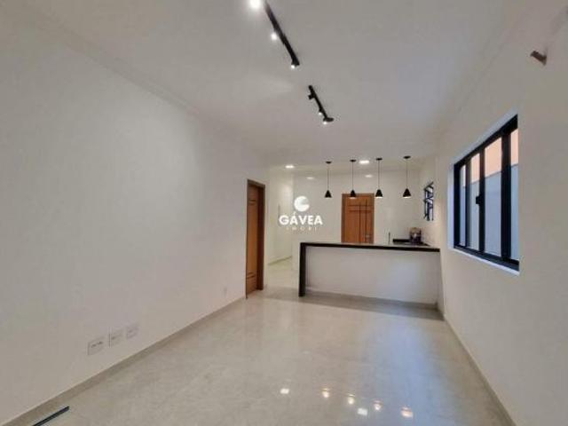 Casa sobreposta térrea a venda no Embare