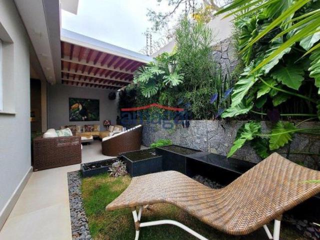 Casa sofisticada e aconchegante no Condomínio Vivva