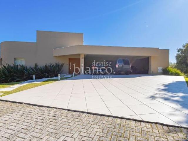 Casa sofisticada, 980m2, em condomínio no Parque T