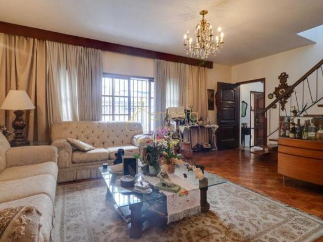 Casa sólida para modernizar, 400m2 Terreno e edícula !
