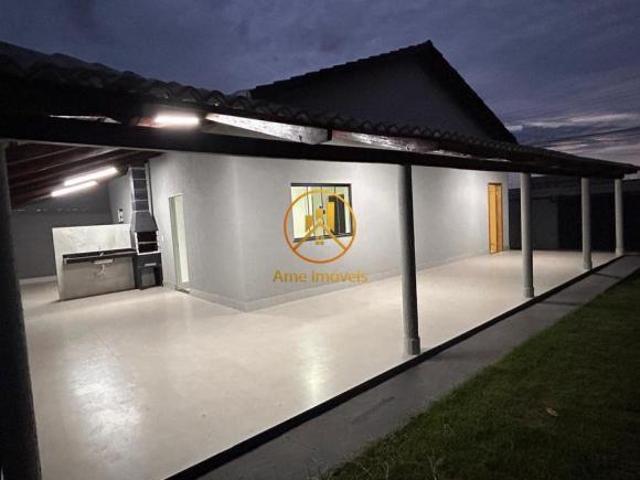 Casa sozinha no lote