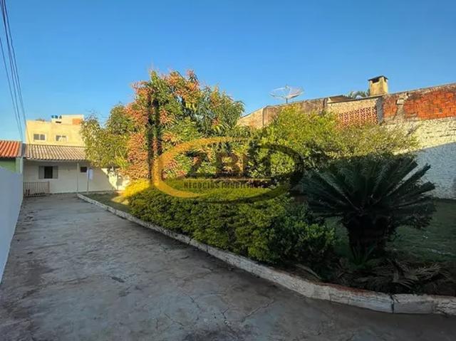 Casa térrea à venda, 02 quartos, 05 vagas de garagem, 303,98 m² terreno, JD Paulista, Londrina, PR