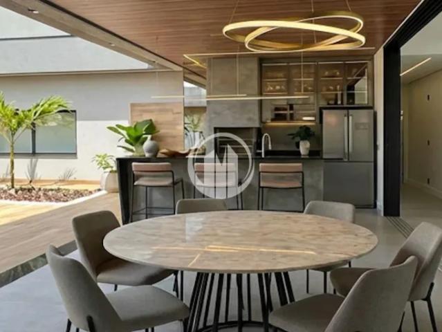 Casa Térrea à venda com 4 suites Condomínio Terras da Alvorada Nova Era It