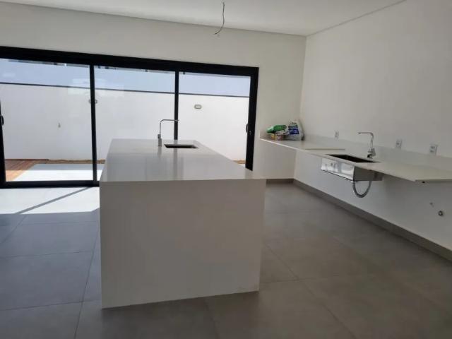 Casa térrea à venda no Alphaville Nova Esplanada 3