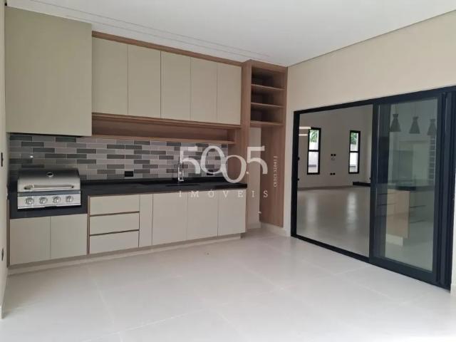 Casa térrea à venda no Condomínio Saint Paul com 205m² e 3 suítes