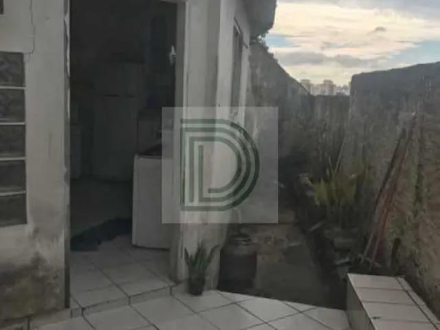 Casa térrea com 3 dormitórios. Vale a pena conhecer