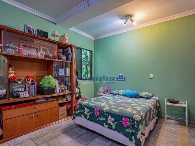 Casa térrea com 3 suítes, localizada no coração da City lapa com 480 m2 de terreno, sauna e piscina