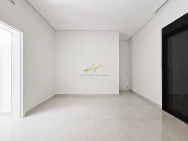 Casa Térrea com 3 Suítes, sendo 1 Master com Closet, Piscina em Condomínio Fechado em Indaiatuba/SP